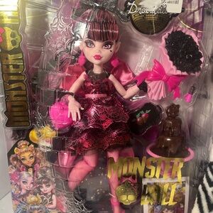monster high | Accessories | Monster High White And Pink Skull Robe ...